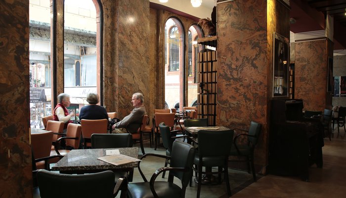 Kavárna Lucerna | Avantgarde Prague